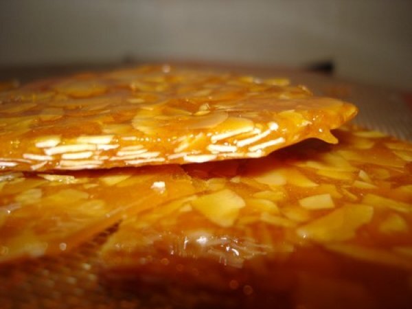 Recette de croquante aux amandes et caramel