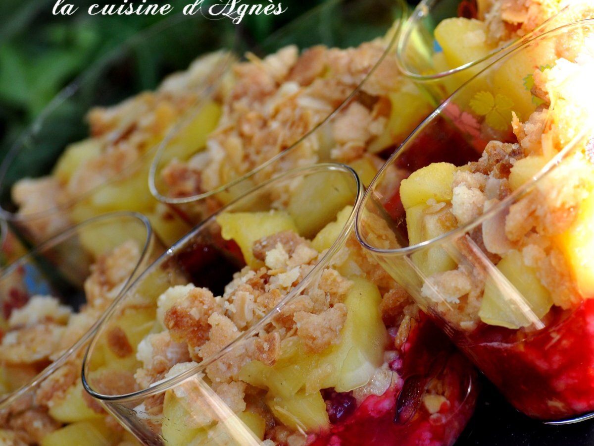Recette de crumble aux prunes et pommes en verrines