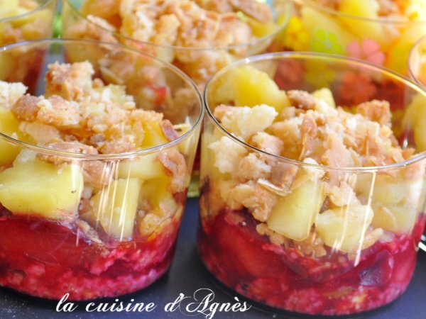 Recette de crumble aux prunes et pommes en verrines