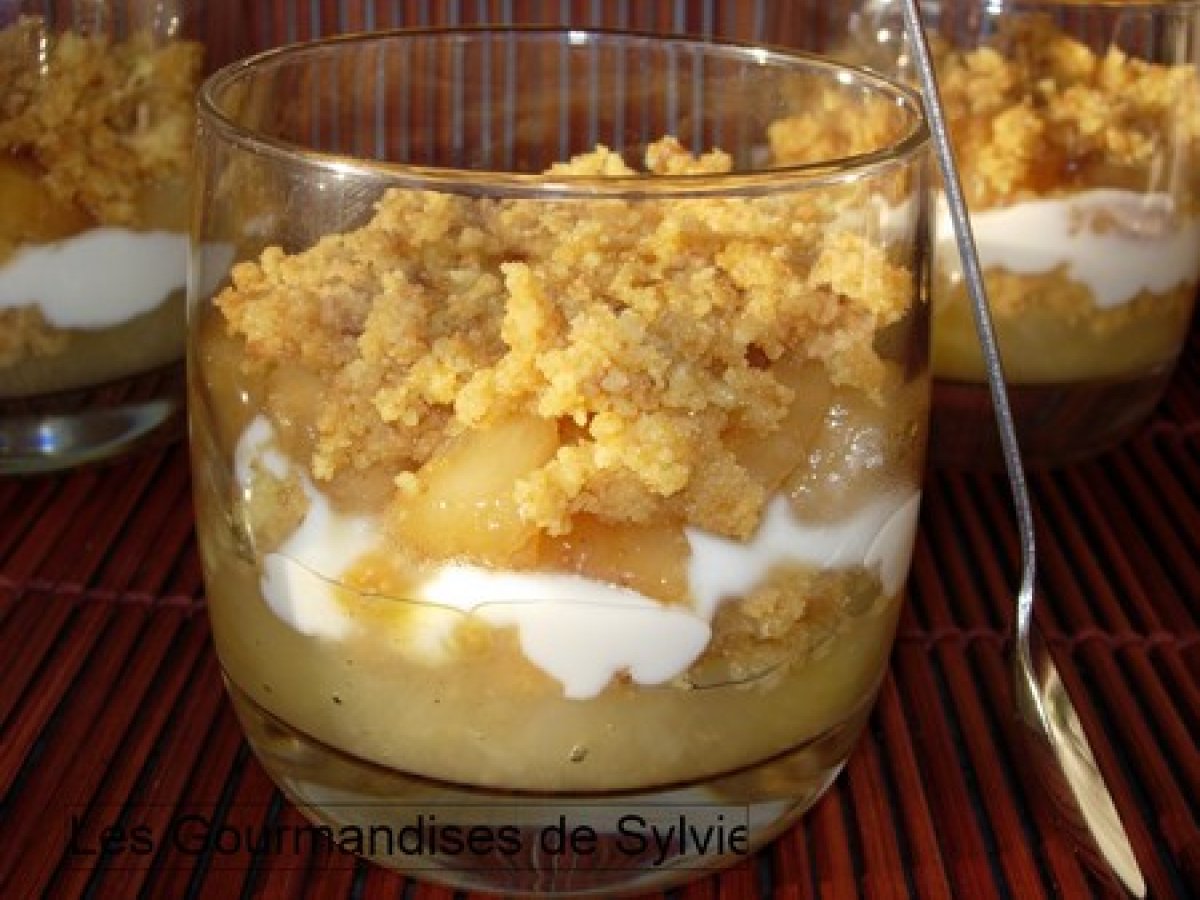 Recette de crumble aux pommes et ananas délicieux