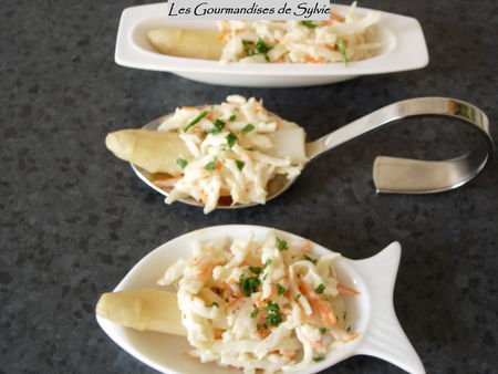 Recette de cuillère à la chair de crabe et asperge