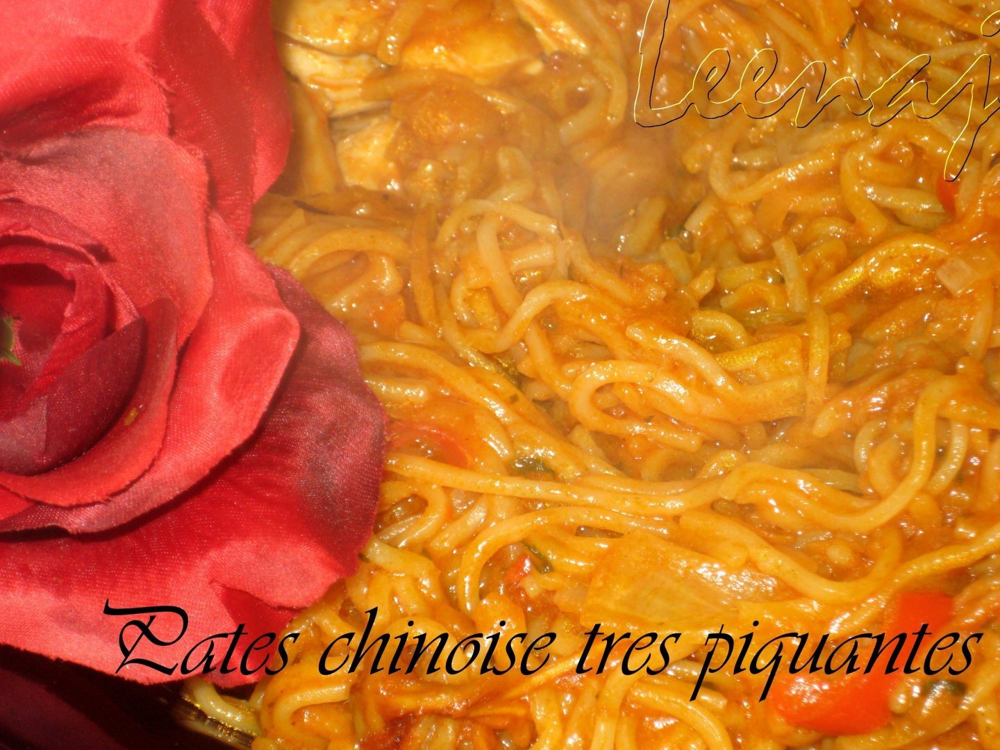 Cuisses de poulet aux pates chinoises tres piquantes - Recette Ptitchef