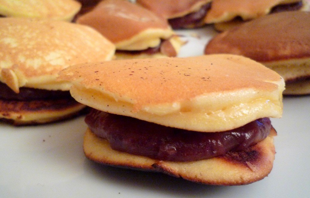 Recette de dorayaki sucrés japonais à la pâte moelleuse