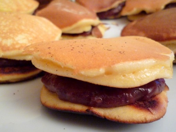 Recette de dorayaki sucrés japonais à la pâte moelleuse