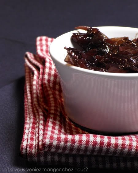 Recette d'échalotes confites au vin rouge et épices