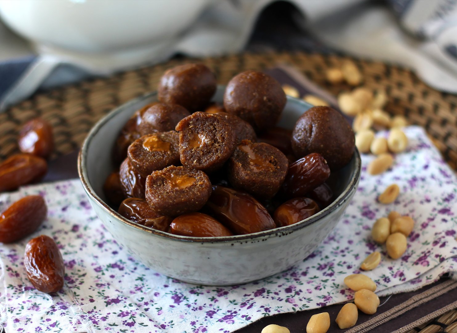 Recette: boules d'énergie dattes cœur beurre de cacahuète