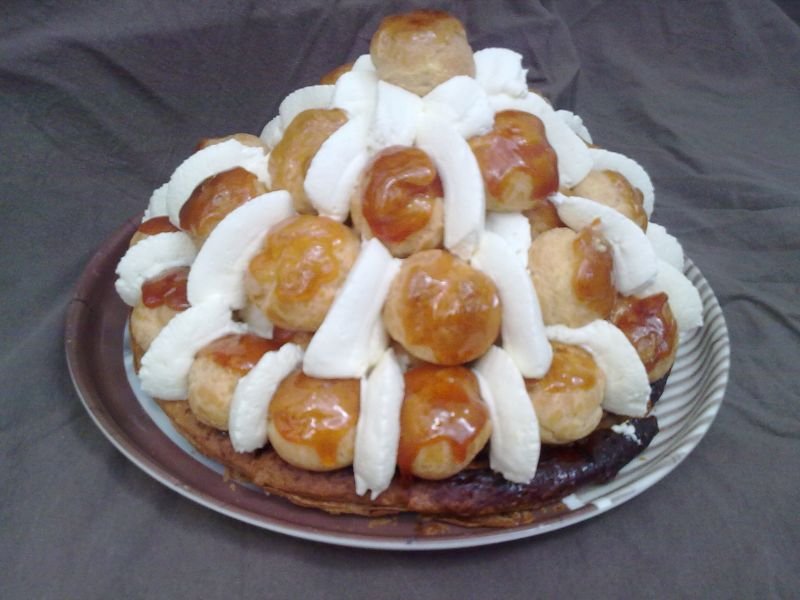 Recette entre pièce montée et saint-honoré