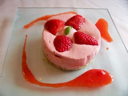 Recette de l'entremet fraise et basilic délicieux