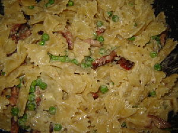Farfalles à la carbonara et petits pois (jamie oliver) - Recette Ptitchef
