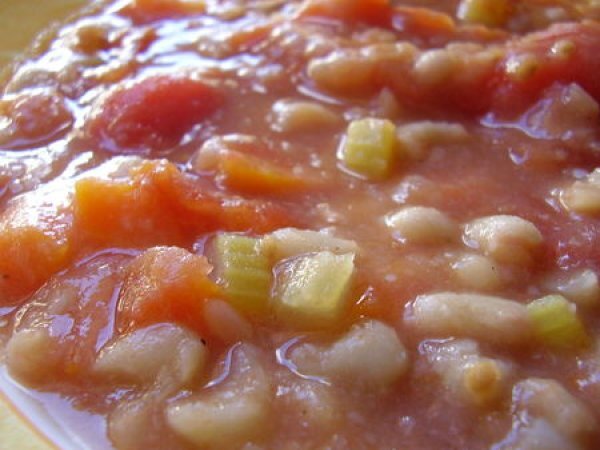 Recette de fassolada, soupe grecque aux haricots