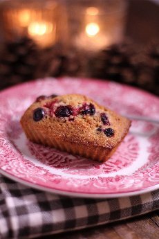 Financier gourmand aux noix de pécan et cranberries fraîches