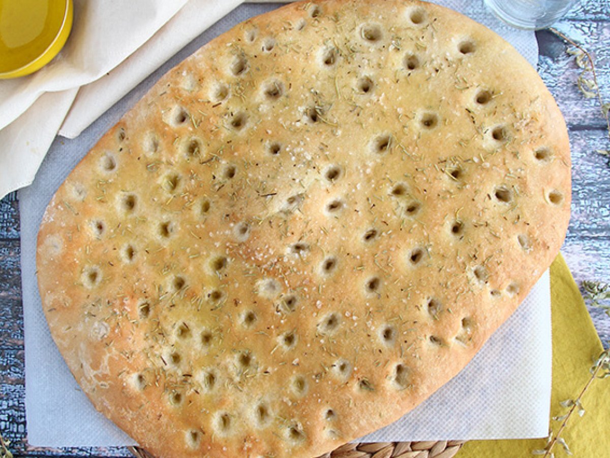Recette de focaccia, pain italien au romarin