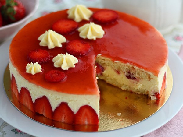 Fraisier : la recette détaillée pas à pas