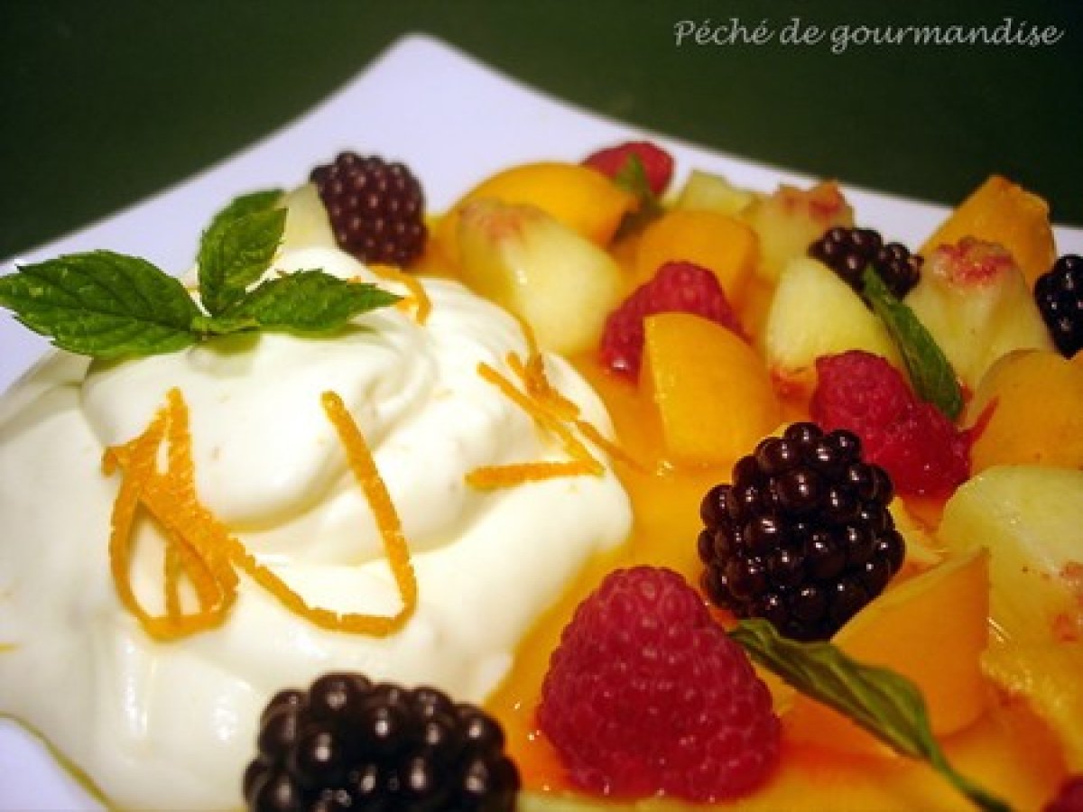 Fruits frais au coulis d'orange et mousse de mascarpone - Recette Ptitchef