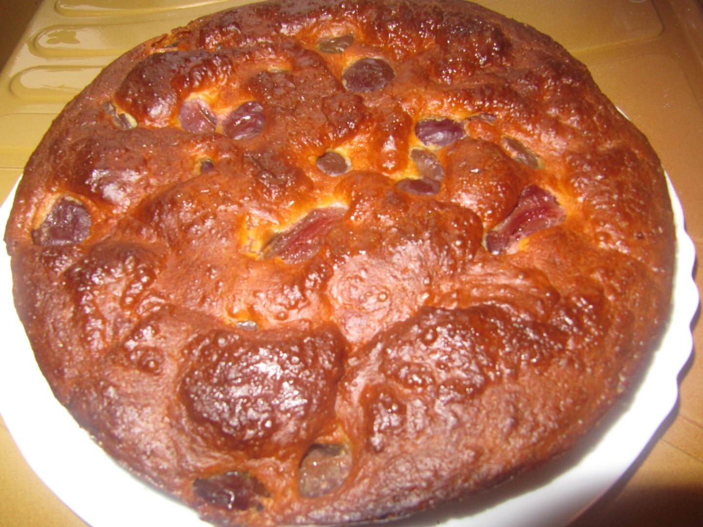 Recette de gâteau au yaourt et aux prunes juteuses