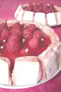 Recette de gâteaux fruits rouges et biscuits roses