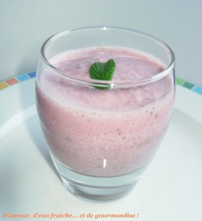 Gazpacho de concombre, fraises et menthe - Recette Ptitchef