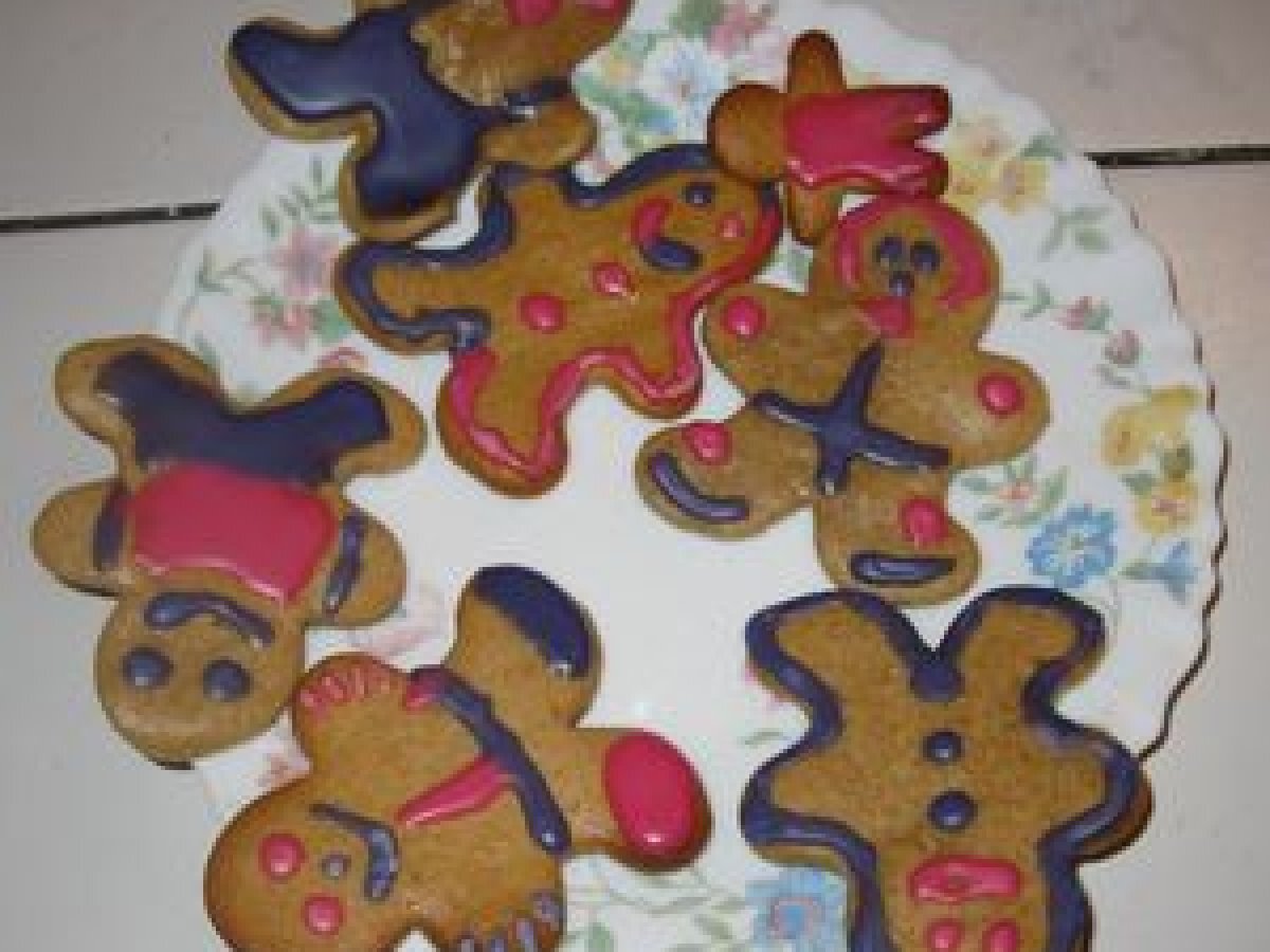 Gingerbread man (petit bonhomme de pain d'épices) - Recette Ptitchef