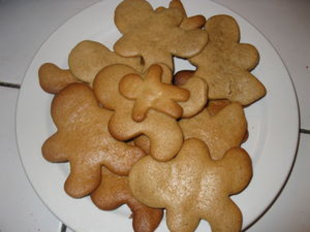 Gingerbread man (petit bonhomme de pain d'épices) - Recette Ptitchef