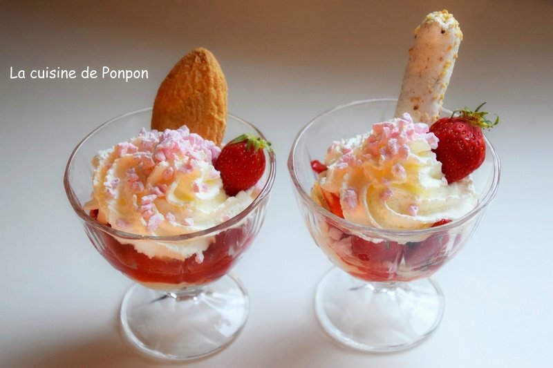 Recette : glace vanille et fraises à la liqueur de basilic