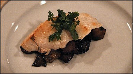 Goujonnette de st pierre aux cèpes et à la coriandre dans un beurre ...
