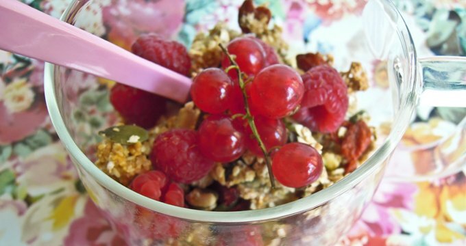 Recette de granola maison aux fruits rouges
