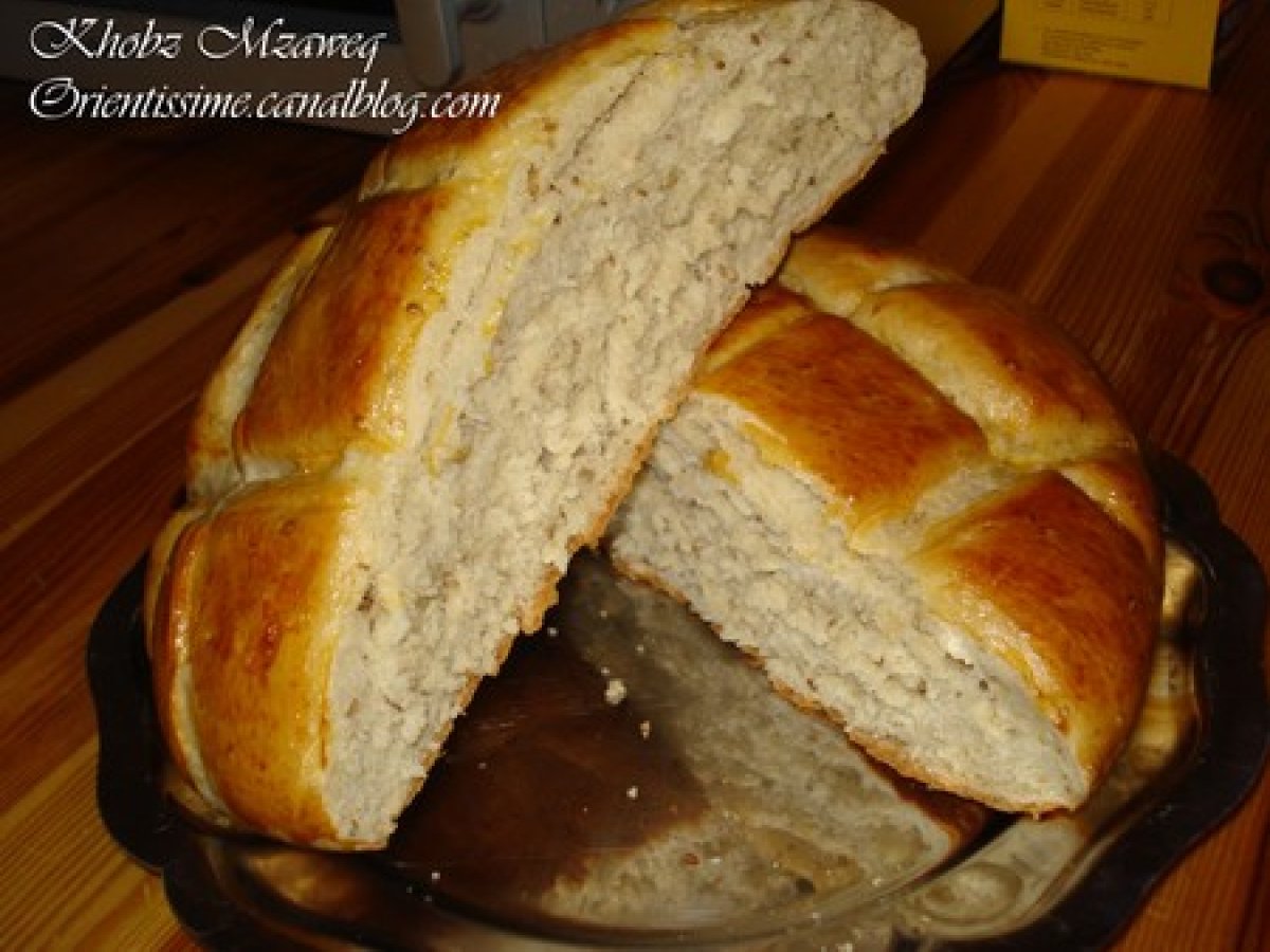 Recette de khobz mzaweq (pain marocain sésame anis)