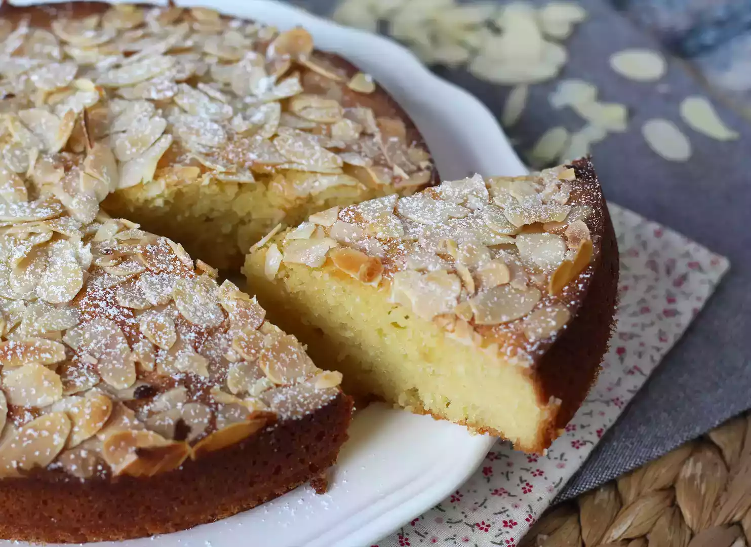 Recette de l'amandier : gâteau ultra moelleux aux amandes