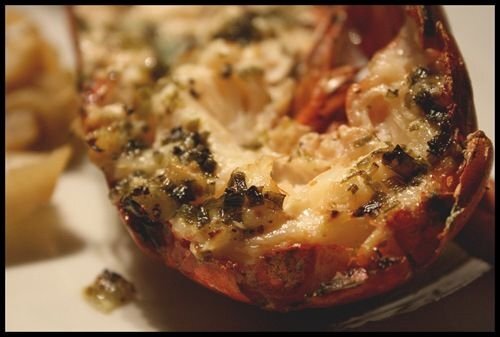 Recette : homard rôti, beurre citronné et fenouil confit