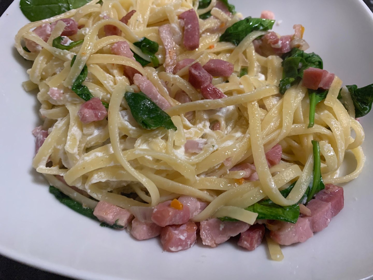 Recette de linguine lardons, ricotta et épinards