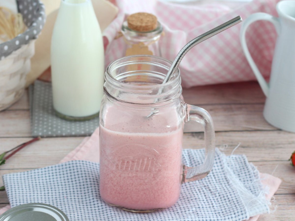 Recette de milkshake vegan aux fruits rouges