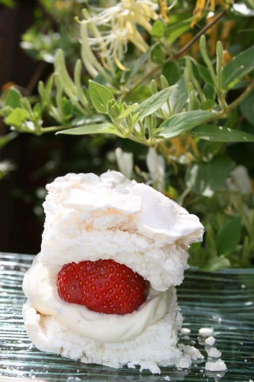 Recette de mille-feuille meringué aux fraises et limoncello