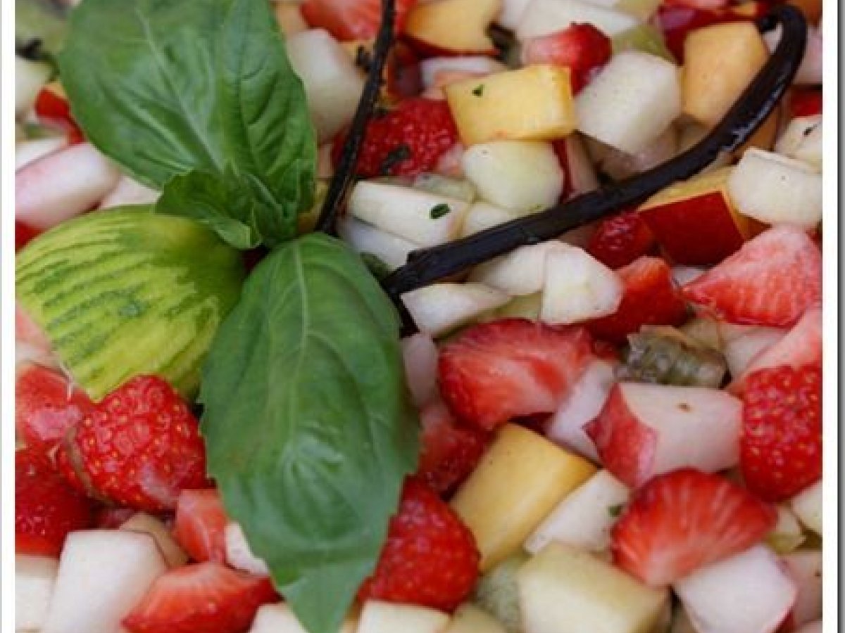 Recette de minestrone de fruits au basilic