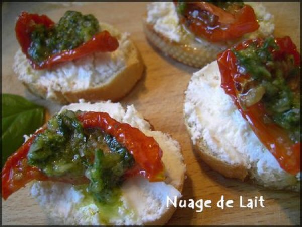 Recette de mini-bruschetta italienne au pesto léger