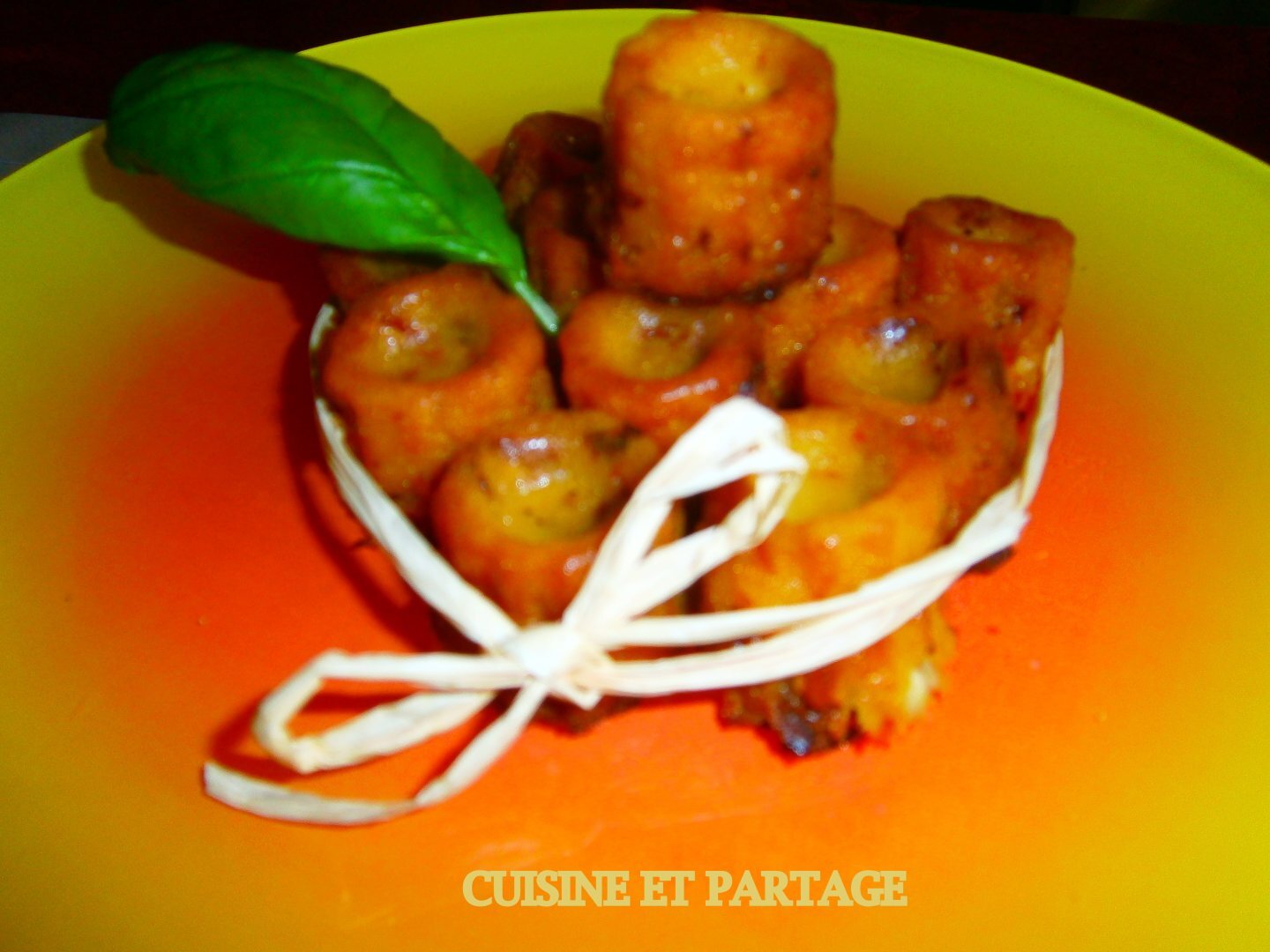 Recette mini-cannelés chèvre-miel et tomates-basilic