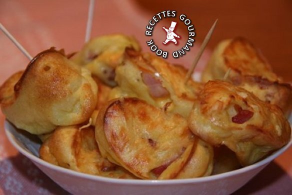 Recette de mini crêpes soufflées aux lardons