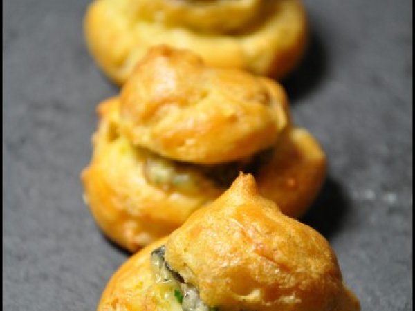 Recette : mini gougères aux escargots et cancoillotte