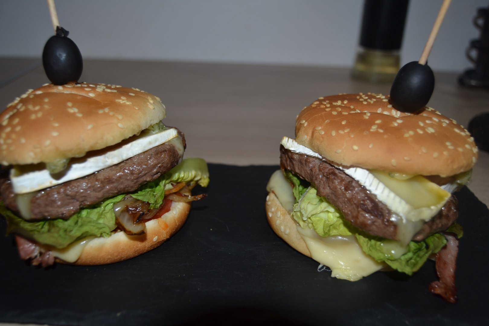 Recette de burger au brie facile et savoureuse