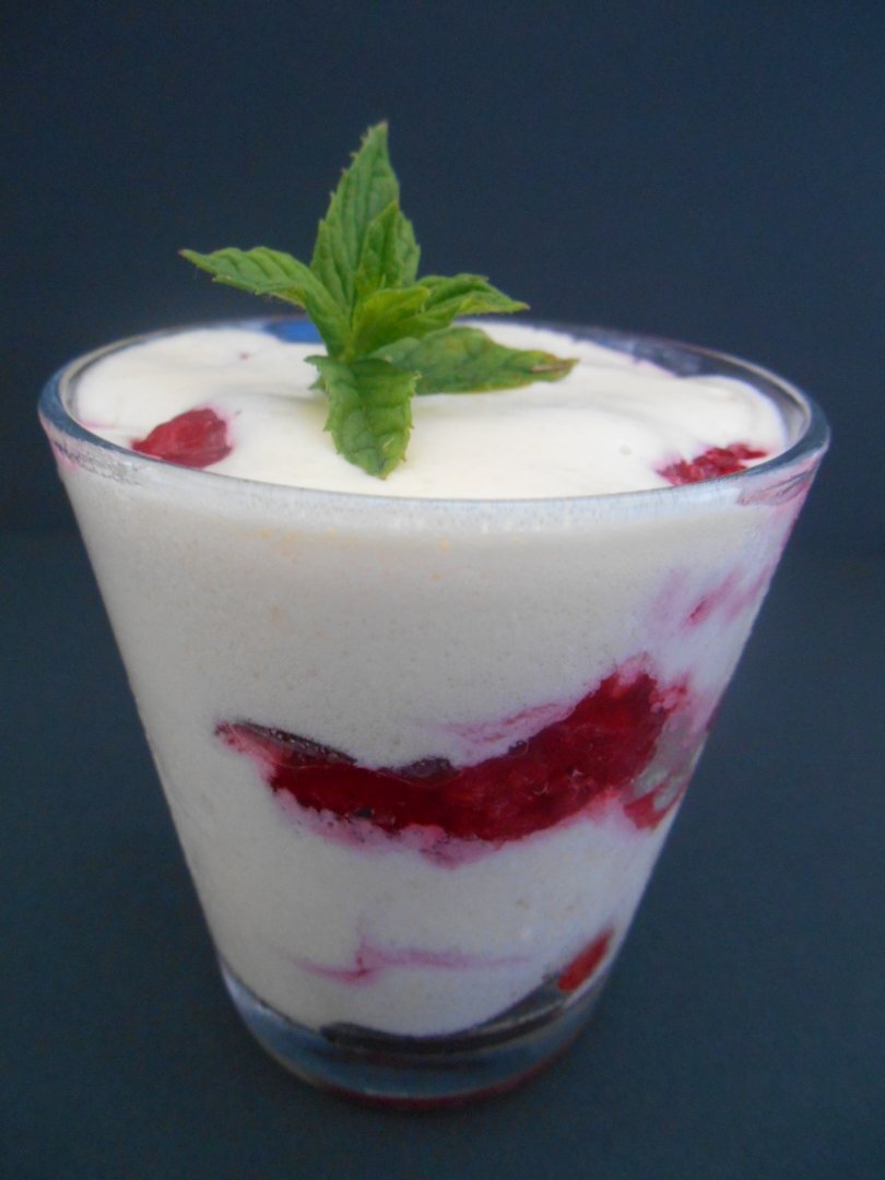 Mousse de fromage blanc aux framboises ( sans oeufs) - Recette Ptitchef