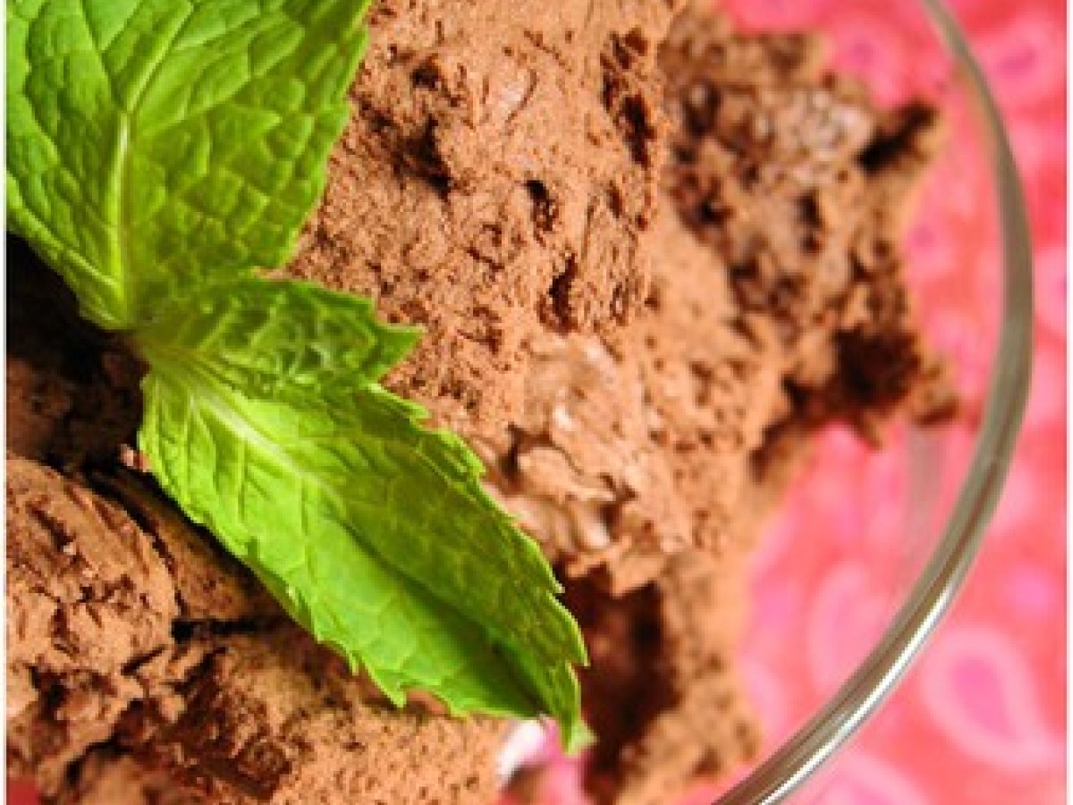 Mousse minérale au chocolat et à l'infusion de menthe - Recette Ptitchef