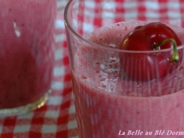 Recette de mousse rose aux fruits rouges sans blé ni lait