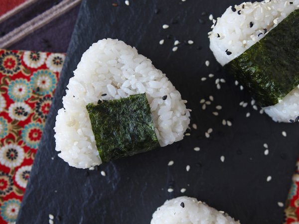 Recette d'onigiri au thon, sandwich de riz japonais