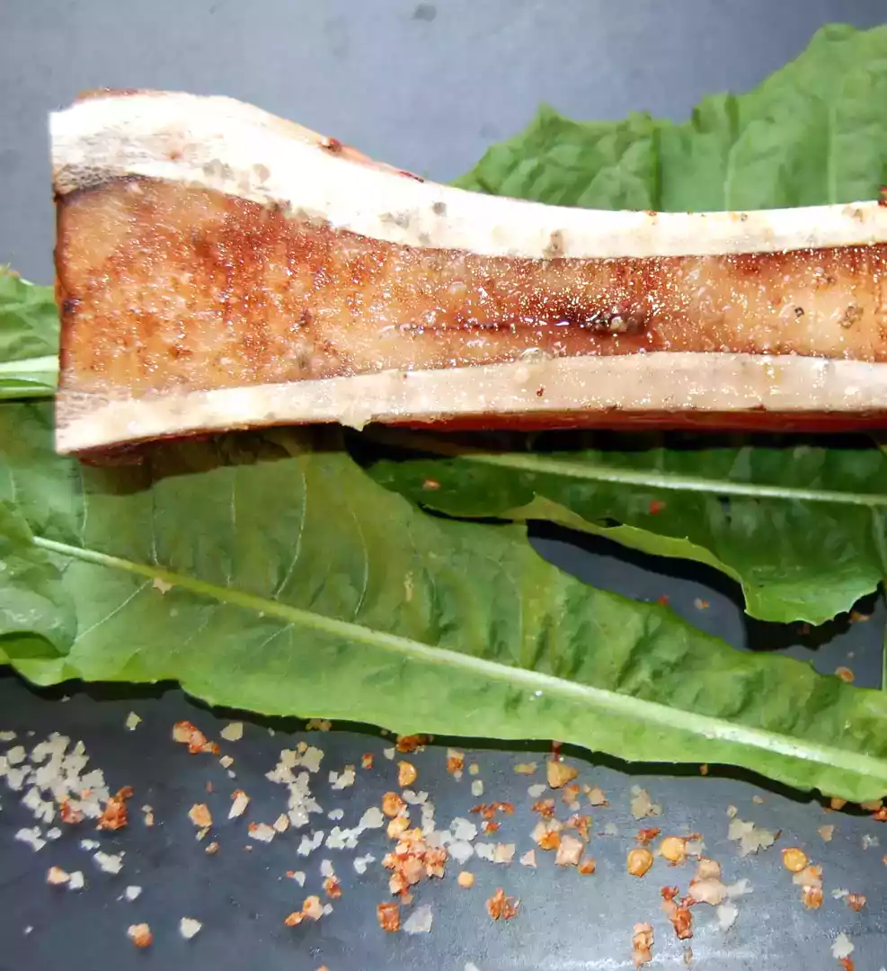 Recette d'os à moelle au micro-ondes et chalumeau