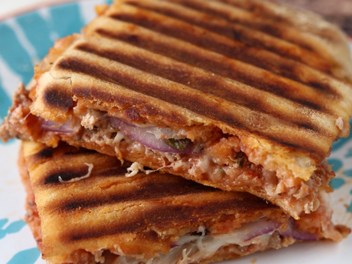 Recette panini thon, tomate et câpres facile et rapide