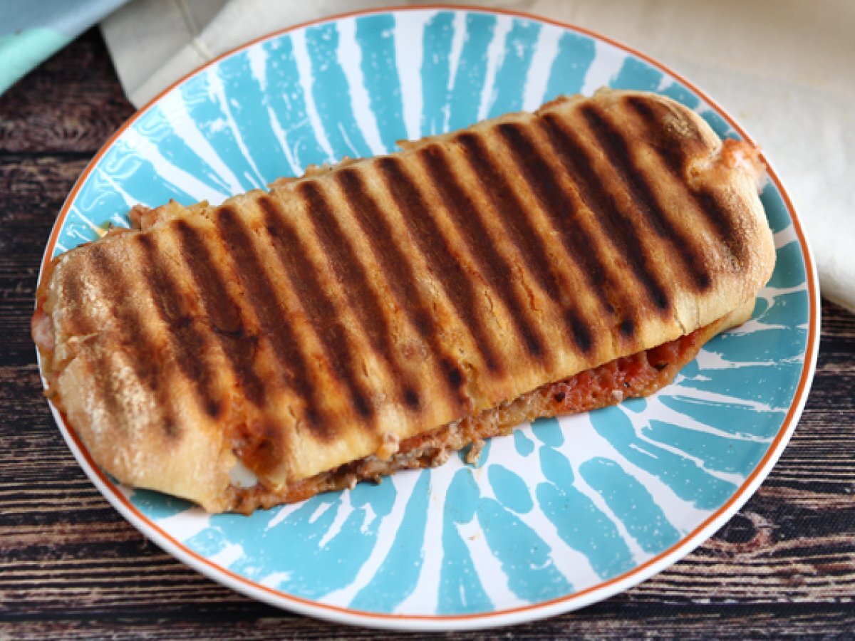Recette panini thon, tomate et câpres facile et rapide