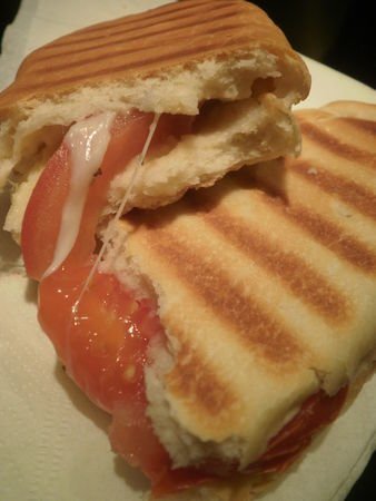 Recette panini tomate-mozzarella facile et savoureuse