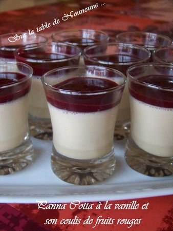 Recette de panna cotta vanille et coulis de fruits rouges