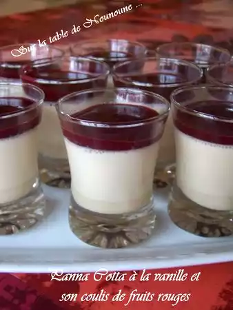 Recette de panna cotta vanille et coulis de fruits rouges