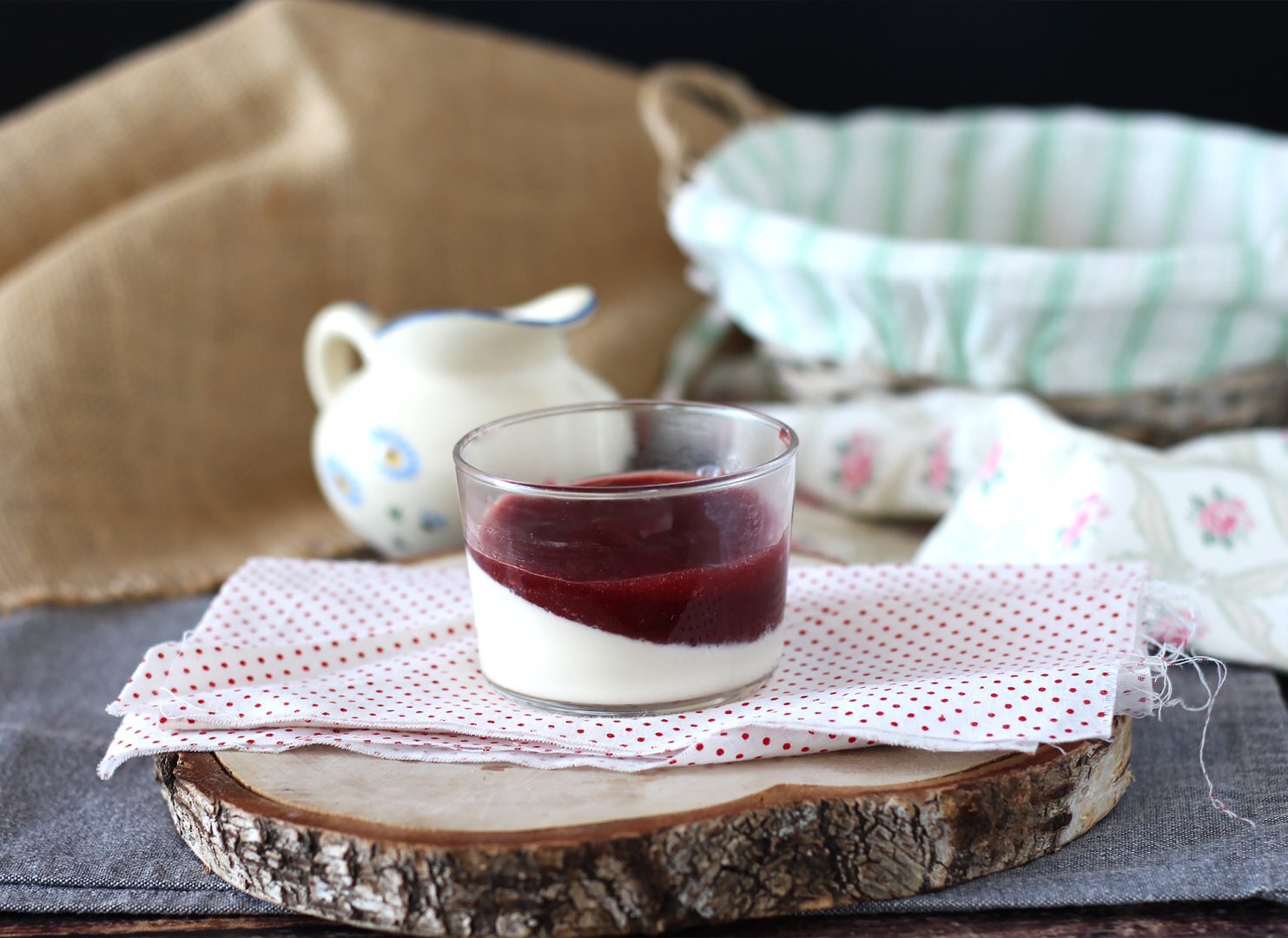 Recette de panna cotta au coulis de fruits rouges