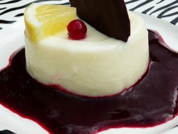 Recette panna cotta citron, coulis fruits rouges, chocolat